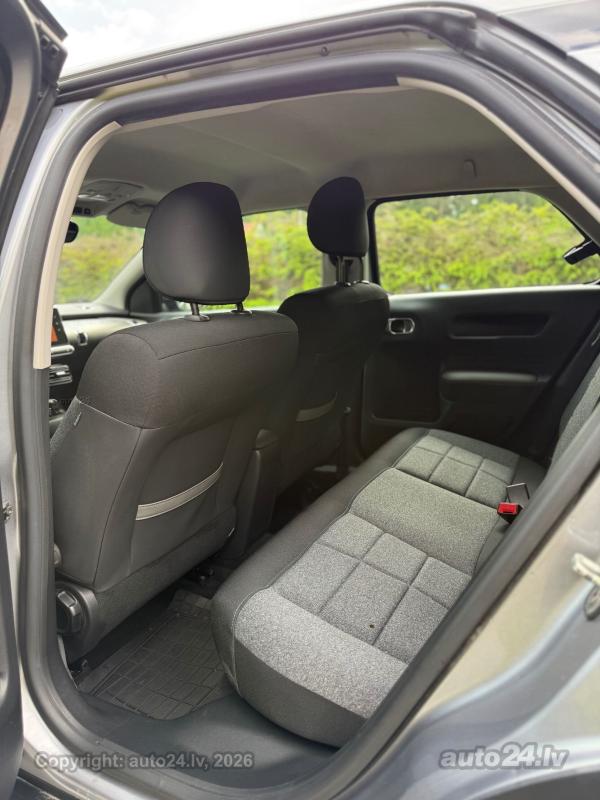 Pelēks Citroen C4 Cactus 2018 Tallina, ar dzinēja tilpumu 1.20 L un nobraukumu 88 tūkst. km par 9500 €, foto 10 vietnē AUTOMOTO.COM.LV