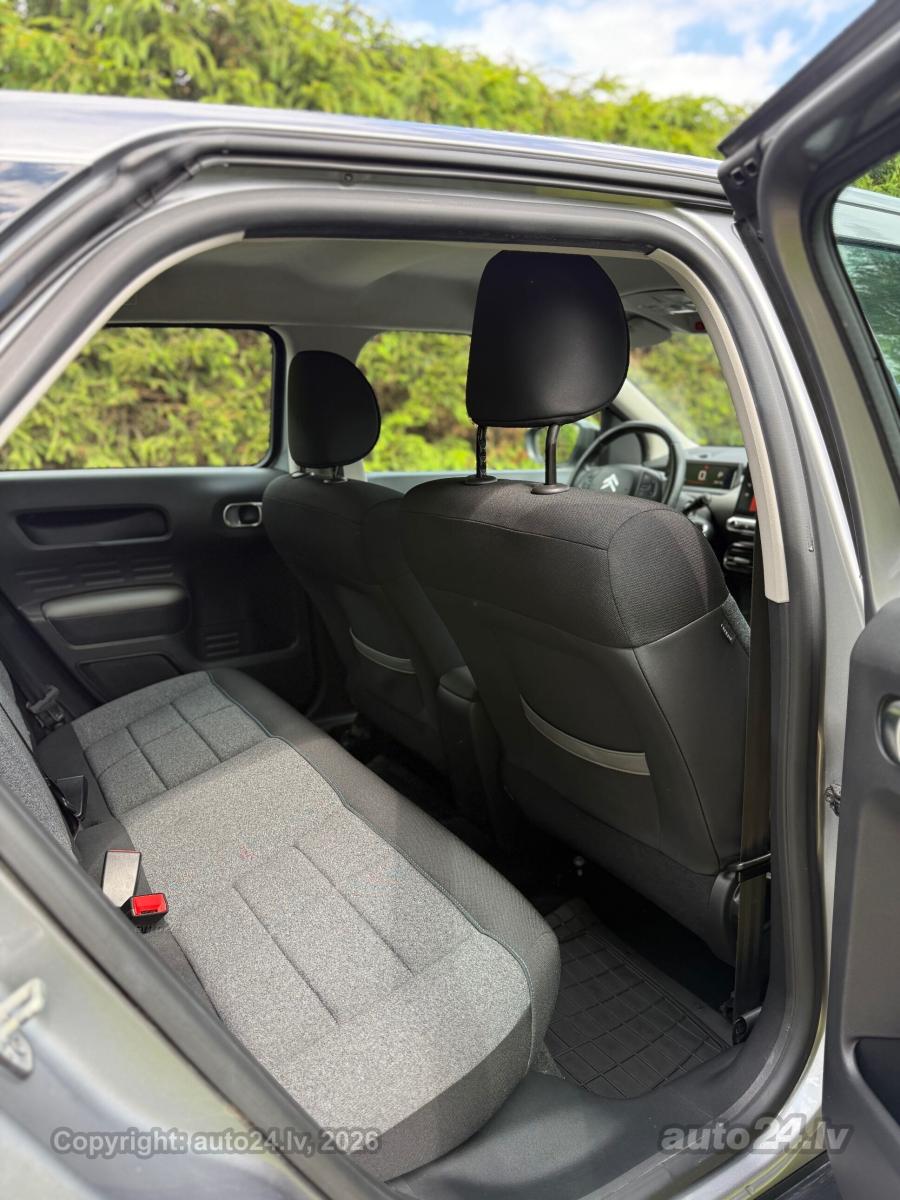 Pelēks Citroen C4 Cactus 2018 Tallina, ar dzinēja tilpumu 1.20 L un nobraukumu 88 tūkst. km par 9500 €, foto 15 vietnē AUTOMOTO.COM.LV