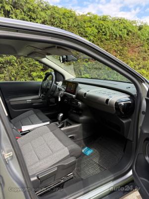 Pelēks Citroen C4 Cactus 2018 Tallina, ar dzinēja tilpumu 1.20 L un nobraukumu 88 tūkst. km par 9500 €, foto 16 vietnē AUTOMOTO.COM.LV