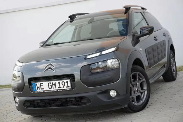 Grey Citroen C4 Cactus 2018 in Riga, with an engine capacity of 1.60 L and mileage of 148 thousand km for 8700 €, photo 4 on AUTOMOTO.COM.LV