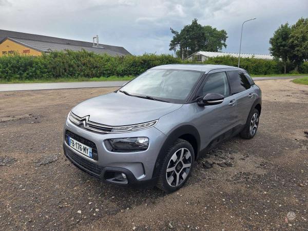 Grey Citroen C4 Cactus 2018 in Taurage, with an engine capacity of 1.56 L and mileage of 107 thousand km for 6300 €, photo 1 on AUTOMOTO.COM.LV