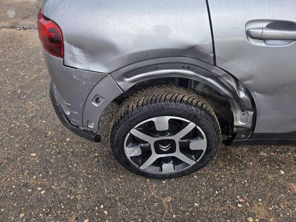 Grey Citroen C4 Cactus 2018 in Taurage, with an engine capacity of 1.56 L and mileage of 107 thousand km for 6300 €, photo 5 on AUTOMOTO.COM.LV