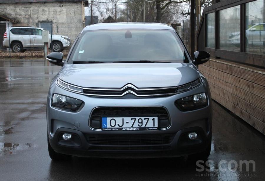 Grey Citroen C4 Cactus 2019 in Riga, with an engine capacity of 1.20 L and mileage of 0 thousand km for 9650 €, photo 3 on AUTOMOTO.COM.LV