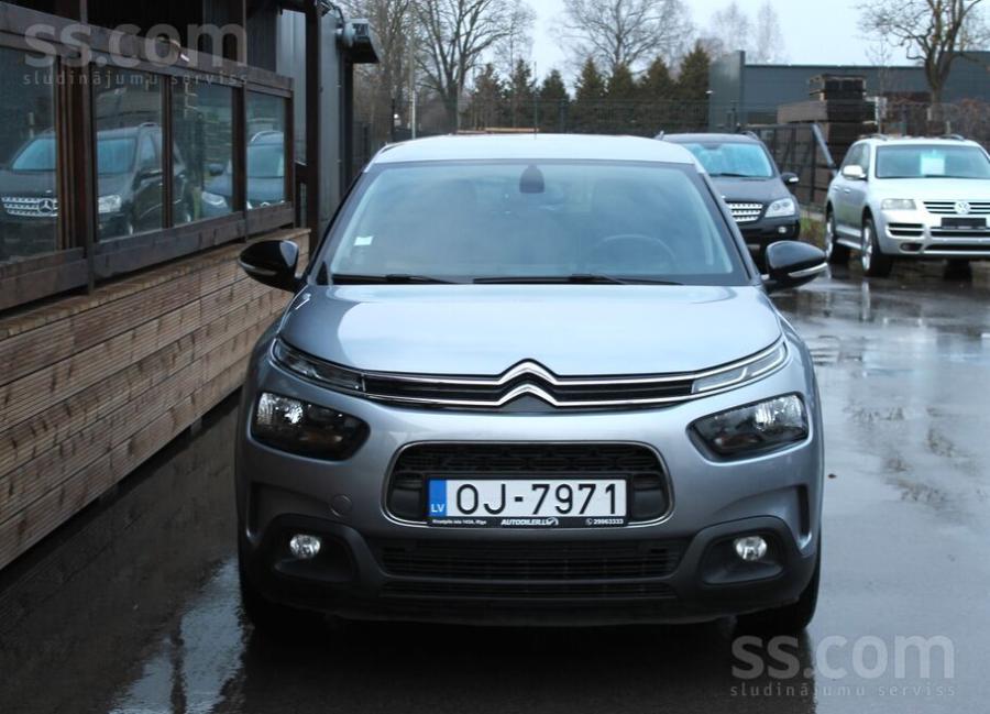 Grey Citroen C4 Cactus 2019 in Riga, with an engine capacity of 1.20 L and mileage of 0 thousand km for 9650 €, photo 4 on AUTOMOTO.COM.LV