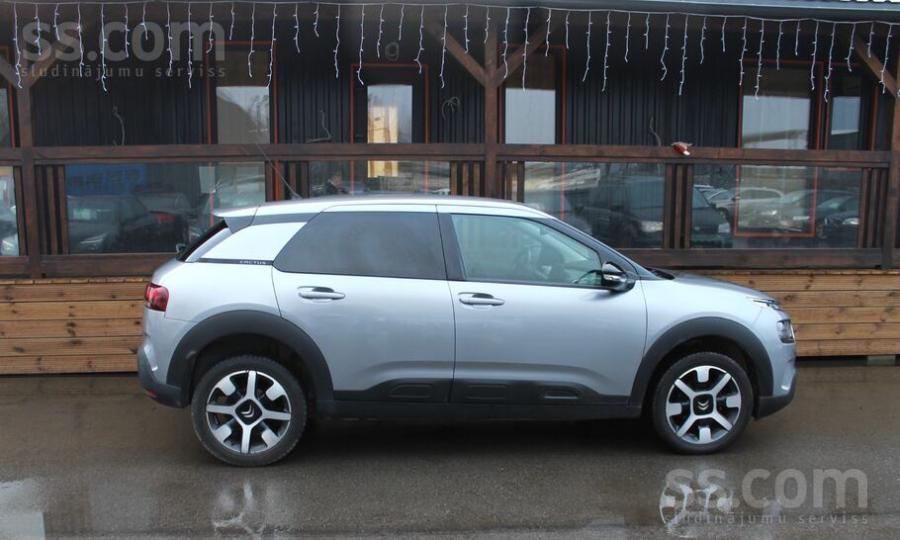 Grey Citroen C4 Cactus 2019 in Riga, with an engine capacity of 1.20 L and mileage of 0 thousand km for 9650 €, photo 8 on AUTOMOTO.COM.LV
