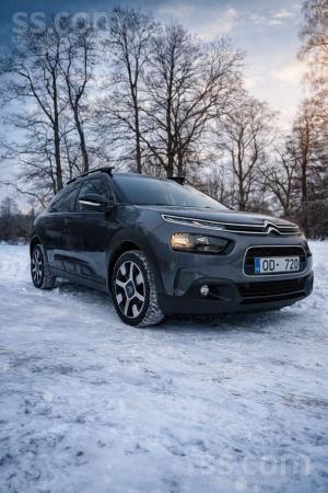 Pelēks Citroen C4 Cactus 2019 Rīga, ar dzinēja tilpumu 1.20 L un nobraukumu 129 tūkst. km par 8477 €, foto  vietnē AUTOMOTO.COM.LV