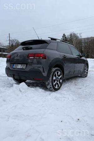 Pelēks Citroen C4 Cactus 2019 Rīga, ar dzinēja tilpumu 1.20 L un nobraukumu 129 tūkst. km par 8477 €, foto 3 vietnē AUTOMOTO.COM.LV