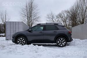 Pelēks Citroen C4 Cactus 2019 Rīga, ar dzinēja tilpumu 1.20 L un nobraukumu 129 tūkst. km par 8477 €, foto 5 vietnē AUTOMOTO.COM.LV