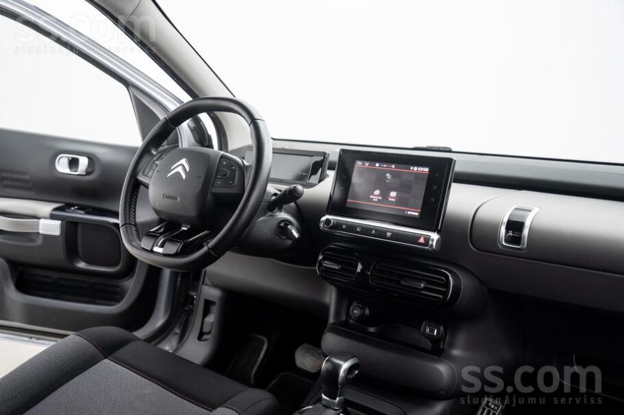 Grey Citroen C4 Cactus 2019 in Tallinn, with an engine capacity of 1.50 L and mileage of 72 thousand km for 10999 €, photo 12 on AUTOMOTO.COM.LV