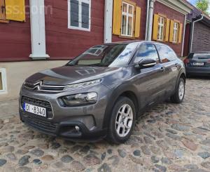 Pelēks Citroen C4 Cactus 2019 Jelgava, ar dzinēja tilpumu 1.20 L un nobraukumu 0 tūkst. km par 6990 €, foto  vietnē AUTOMOTO.COM.LV