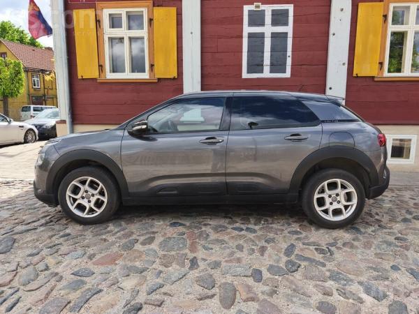 Grey Citroen C4 Cactus 2019 in Jelgava, with an engine capacity of 1.20 L and mileage of 0 thousand km for 6990 €, photo 8 on AUTOMOTO.COM.LV