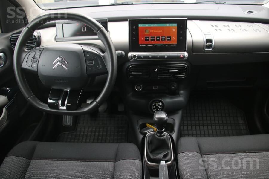 Pelēks Citroen C4 Cactus 2019 Tukums, ar dzinēja tilpumu 1.20 L un nobraukumu 84 tūkst. km par 8889 €, foto 10 vietnē AUTOMOTO.COM.LV