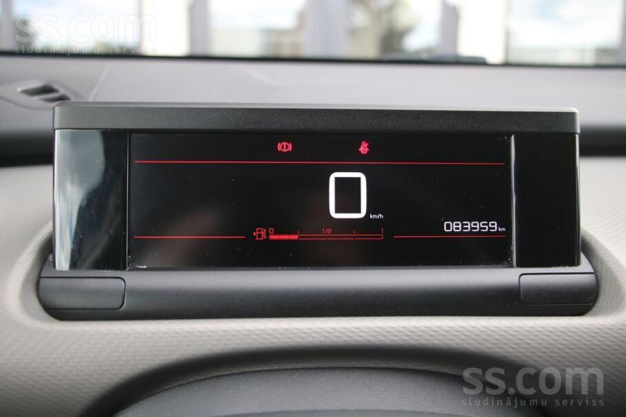 Pelēks Citroen C4 Cactus 2019 Tukums, ar dzinēja tilpumu 1.20 L un nobraukumu 84 tūkst. km par 8889 €, foto 26 vietnē AUTOMOTO.COM.LV