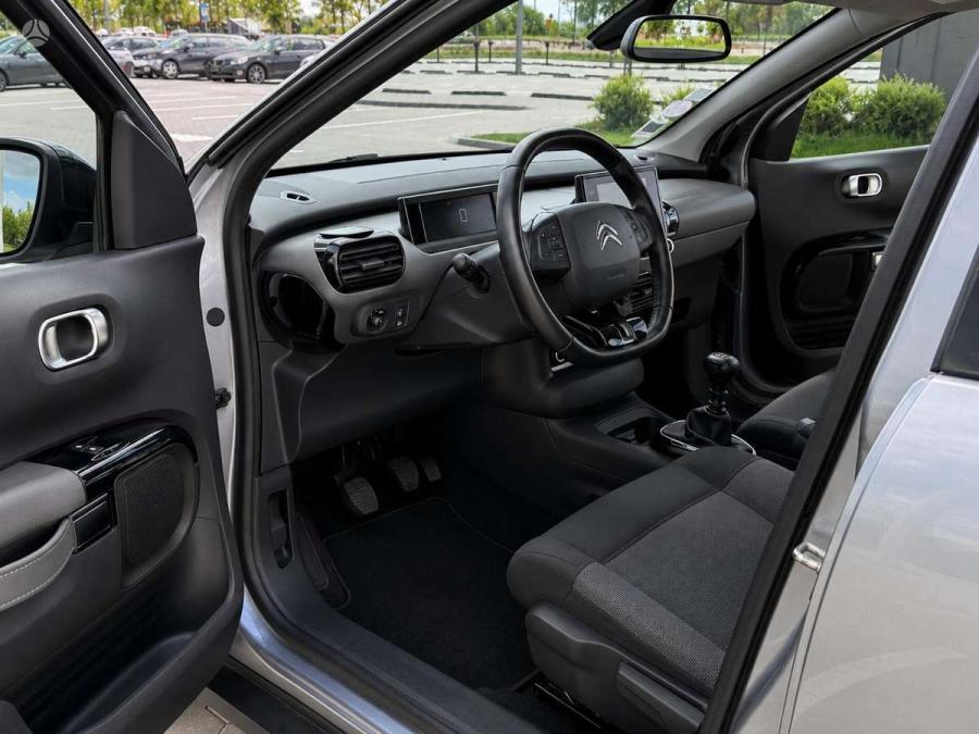 Pelēks Citroen C4 Cactus 2019 Viļņa, ar dzinēja tilpumu 1.20 L un nobraukumu 146 tūkst. km par 6800 €, foto 13 vietnē AUTOMOTO.COM.LV