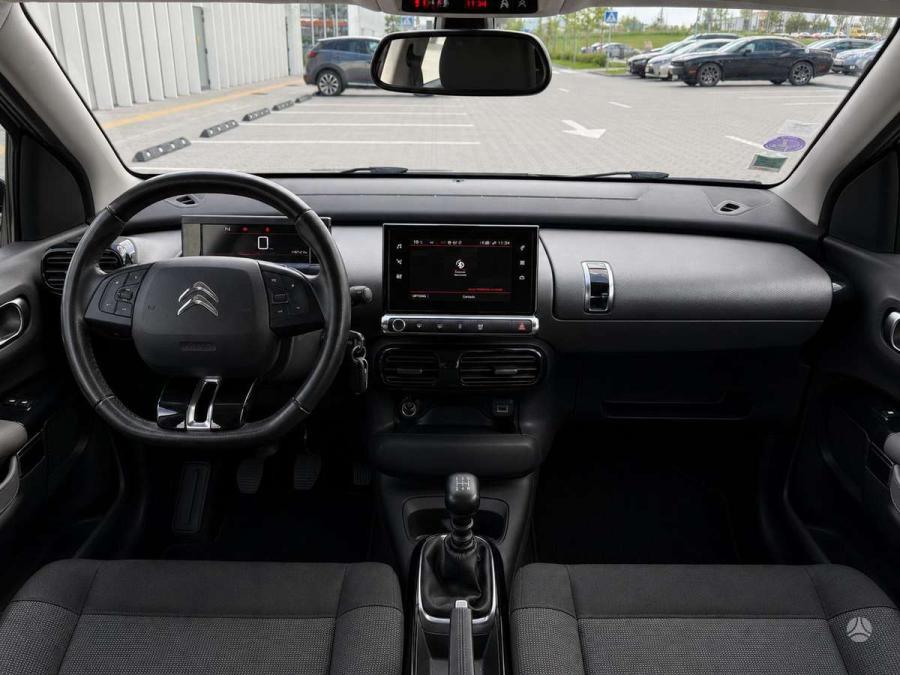 Pelēks Citroen C4 Cactus 2019 Viļņa, ar dzinēja tilpumu 1.20 L un nobraukumu 146 tūkst. km par 6800 €, foto 14 vietnē AUTOMOTO.COM.LV