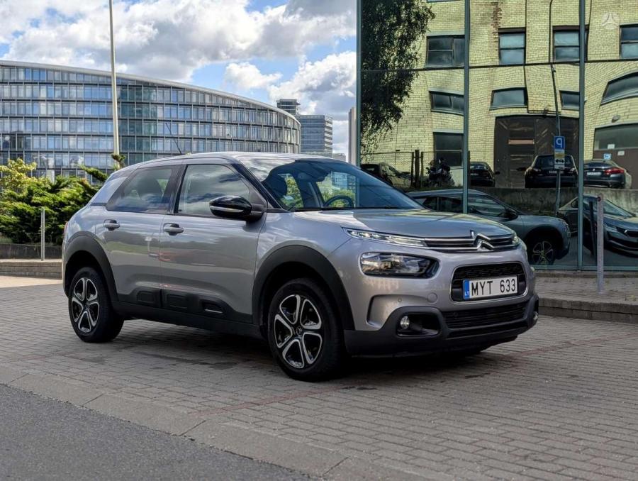 Grey Citroen C4 Cactus 2020 in Vilnius, with an engine capacity of 1.50 L and mileage of 205 thousand km for 7300 €, photo 3 on AUTOMOTO.COM.LV