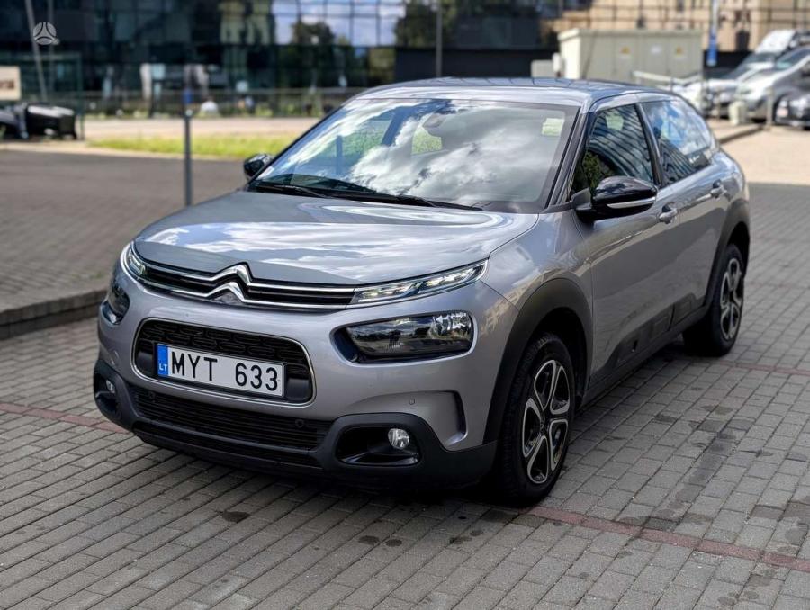 Grey Citroen C4 Cactus 2020 in Vilnius, with an engine capacity of 1.50 L and mileage of 205 thousand km for 7300 €, photo 4 on AUTOMOTO.COM.LV