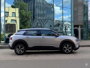 Grey Citroen C4 Cactus 2020 in Vilnius, with an engine capacity of 1.50 L and mileage of 205 thousand km for 7300 €, photo 6 on AUTOMOTO.COM.LV