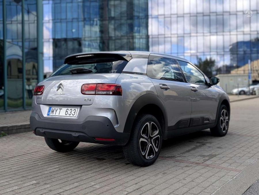 Grey Citroen C4 Cactus 2020 in Vilnius, with an engine capacity of 1.50 L and mileage of 205 thousand km for 7300 €, photo 7 on AUTOMOTO.COM.LV