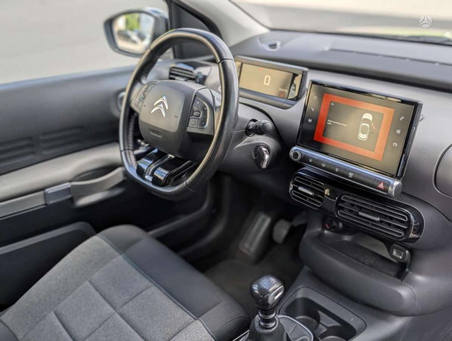 Grey Citroen C4 Cactus 2020 in Vilnius, with an engine capacity of 1.50 L and mileage of 205 thousand km for 7300 €, photo 9 on AUTOMOTO.COM.LV