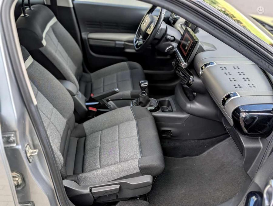 Grey Citroen C4 Cactus 2020 in Vilnius, with an engine capacity of 1.50 L and mileage of 205 thousand km for 7300 €, photo 11 on AUTOMOTO.COM.LV