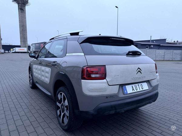 Grey Citroen C4 Cactus 2014 in Taurage, with an engine capacity of 1.56 L and mileage of 167 thousand km for 5999 €, photo 9 on AUTOMOTO.COM.LV