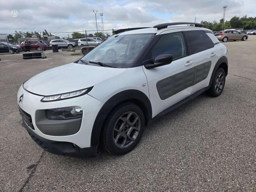 Pelēks Citroen C4 Cactus 2014 Marijampole, ar dzinēja tilpumu 1.20 L un nobraukumu 165 tūkst. km par 1950 €, foto 1 vietnē AUTOMOTO.COM.LV