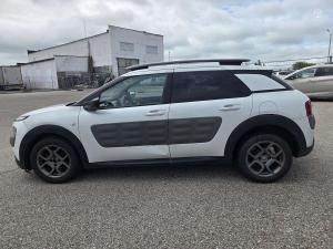 Pelēks Citroen C4 Cactus 2014 Marijampole, ar dzinēja tilpumu 1.20 L un nobraukumu 165 tūkst. km par 1950 €, foto 3 vietnē AUTOMOTO.COM.LV