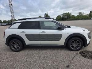 Pelēks Citroen C4 Cactus 2014 Marijampole, ar dzinēja tilpumu 1.20 L un nobraukumu 165 tūkst. km par 1950 €, foto 6 vietnē AUTOMOTO.COM.LV