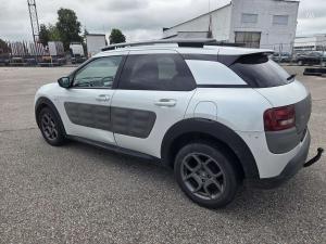 Pelēks Citroen C4 Cactus 2014 Marijampole, ar dzinēja tilpumu 1.20 L un nobraukumu 165 tūkst. km par 1950 €, foto 7 vietnē AUTOMOTO.COM.LV