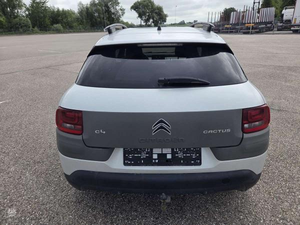 Grey Citroen C4 Cactus 2014 in Marijampole, with an engine capacity of 1.20 L and mileage of 165 thousand km for 1950 €, photo 9 on AUTOMOTO.COM.LV