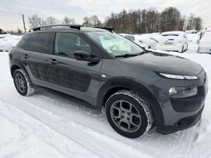 Grey Citroen C4 Cactus 2015 in Taurage, with an engine capacity of 1.20 L and mileage of 170 thousand km for 4600 €, photo 3 on AUTOMOTO.COM.LV