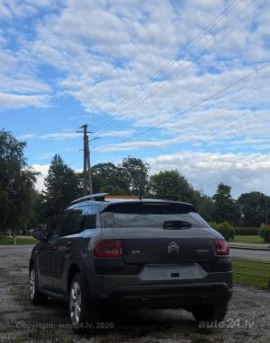 Pelēks Citroen C4 Cactus 2014 Pērnava, ar dzinēja tilpumu 1.20 L un nobraukumu 187 tūkst. km par 6490 €, foto 6 vietnē AUTOMOTO.COM.LV