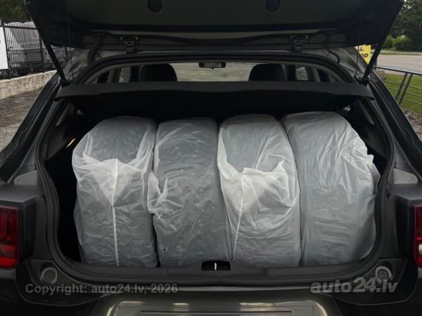 Grey Citroen C4 Cactus 2014 in Parnu, with an engine capacity of 1.20 L and mileage of 187 thousand km for 6490 €, photo 7 on AUTOMOTO.COM.LV