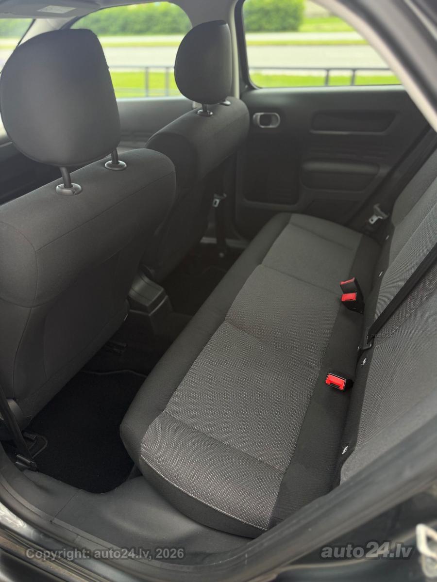 Pelēks Citroen C4 Cactus 2014 Pērnava, ar dzinēja tilpumu 1.20 L un nobraukumu 187 tūkst. km par 6490 €, foto 10 vietnē AUTOMOTO.COM.LV