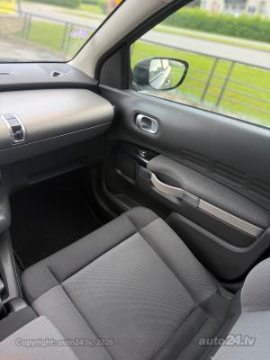 Pelēks Citroen C4 Cactus 2014 Pērnava, ar dzinēja tilpumu 1.20 L un nobraukumu 187 tūkst. km par 6490 €, foto 14 vietnē AUTOMOTO.COM.LV