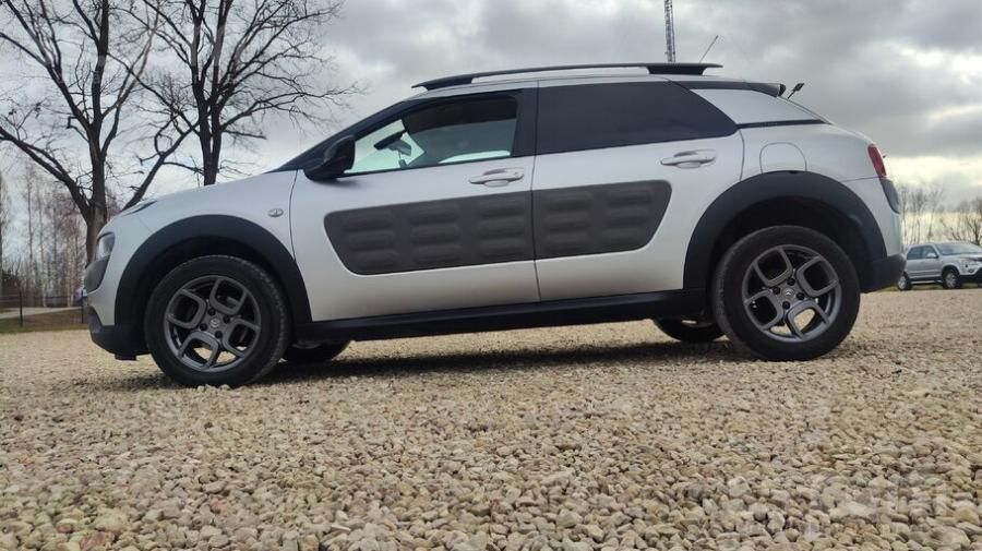 Citroen C4 Cactus 2015 in Jelgava, with an engine capacity of 1.20 L and mileage of 0 thousand km for 8450 €, photo 7 on AUTOMOTO.COM.LV