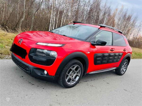 Citroen C4 Cactus 2015 in Siauliai, with an engine capacity of 1.60 L and mileage of 250 thousand km for 5350 €, photo 3 on AUTOMOTO.COM.LV