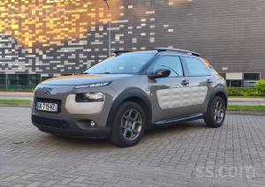 Ситроен C4 Кактус 2015 в Елгава, объемом двигателя 1.20 л и пробегом 253 тыс. км за 4700 €, фото 1 на AUTOMOTO.COM.LV