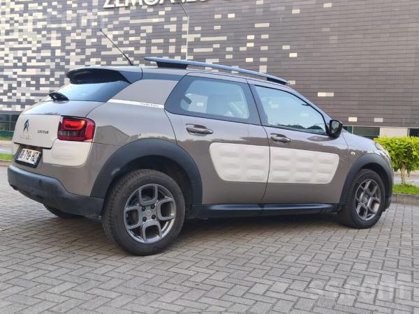 Citroen C4 Cactus 2015 Jelgava, ar dzinēja tilpumu 1.20 L un nobraukumu 253 tūkst. km par 4700 €, foto 5 vietnē AUTOMOTO.COM.LV