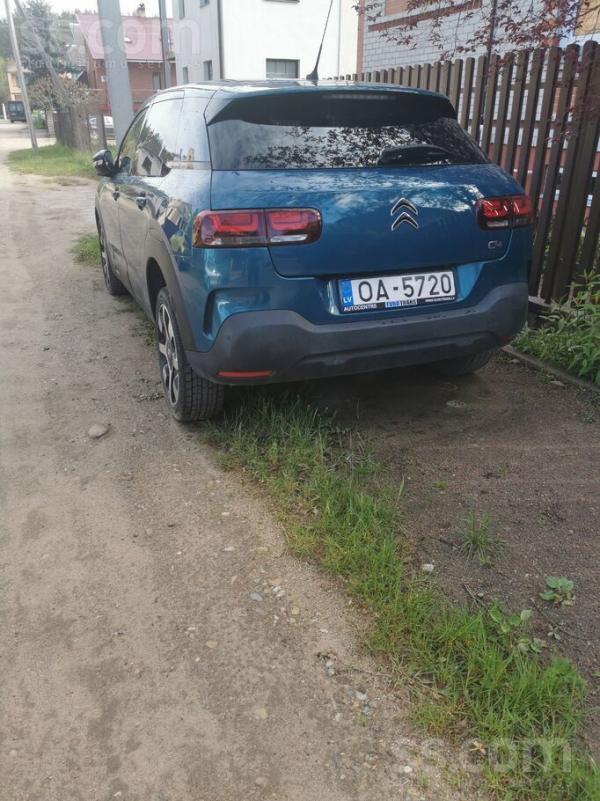Citroen C4 Cactus 2019 in Daugavpils, with an engine capacity of 1.50 L and mileage of 182 thousand km for 9990 €, photo 3 on AUTOMOTO.COM.LV