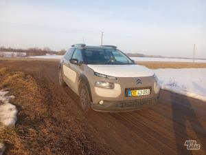 Citroen C4 Cactus 2015 in Vilnius, with an engine capacity of 1.60 L and mileage of 307 thousand km for 3200 €, photo 2 on AUTOMOTO.COM.LV