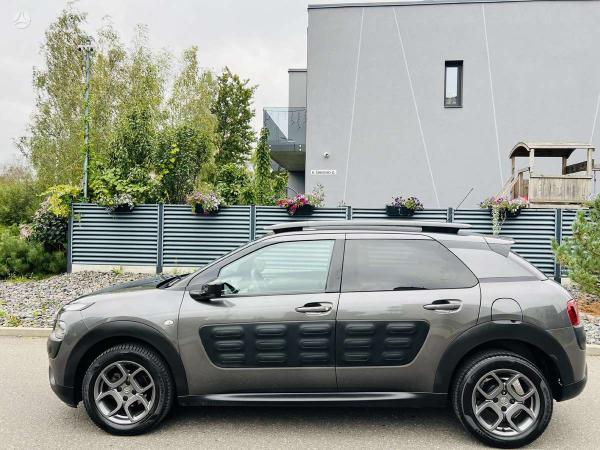 Citroen C4 Cactus 2018 in Kaunas, with an engine capacity of 1.20 L and mileage of 189 thousand km for 5100 €, photo 3 on AUTOMOTO.COM.LV