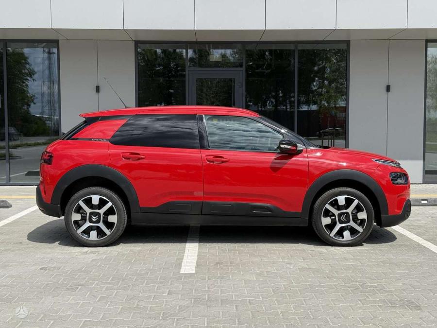 Sarkans Citroen C4 Cactus 2019 Viļņa, ar dzinēja tilpumu 1.20 L un nobraukumu 97 tūkst. km par 8500 €, foto 3 vietnē AUTOMOTO.COM.LV