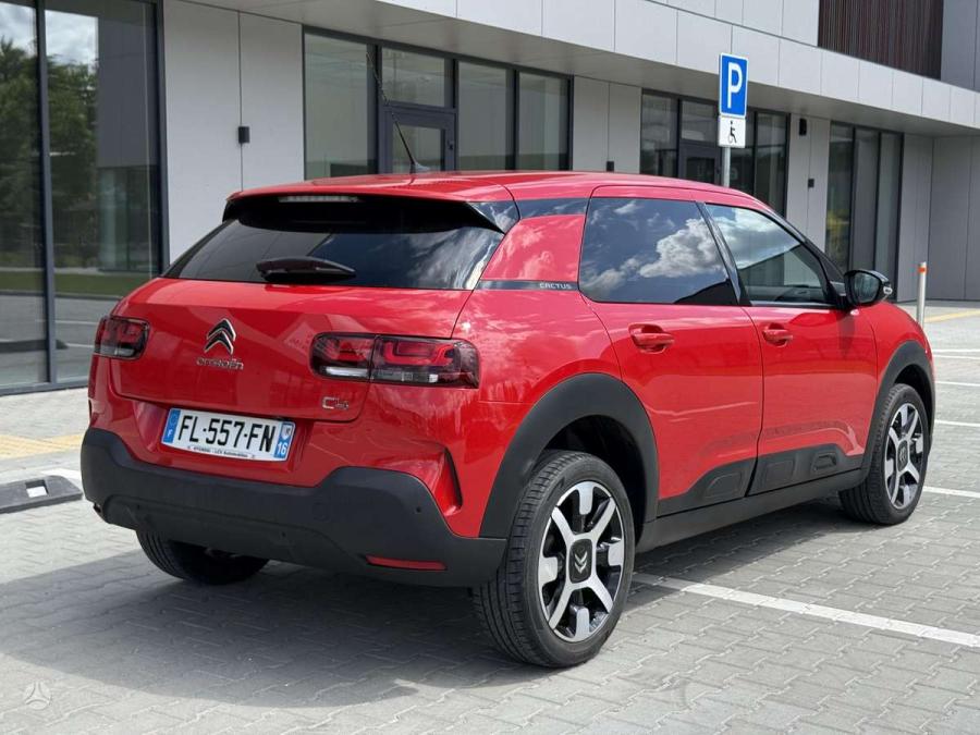 Sarkans Citroen C4 Cactus 2019 Viļņa, ar dzinēja tilpumu 1.20 L un nobraukumu 97 tūkst. km par 8500 €, foto 4 vietnē AUTOMOTO.COM.LV
