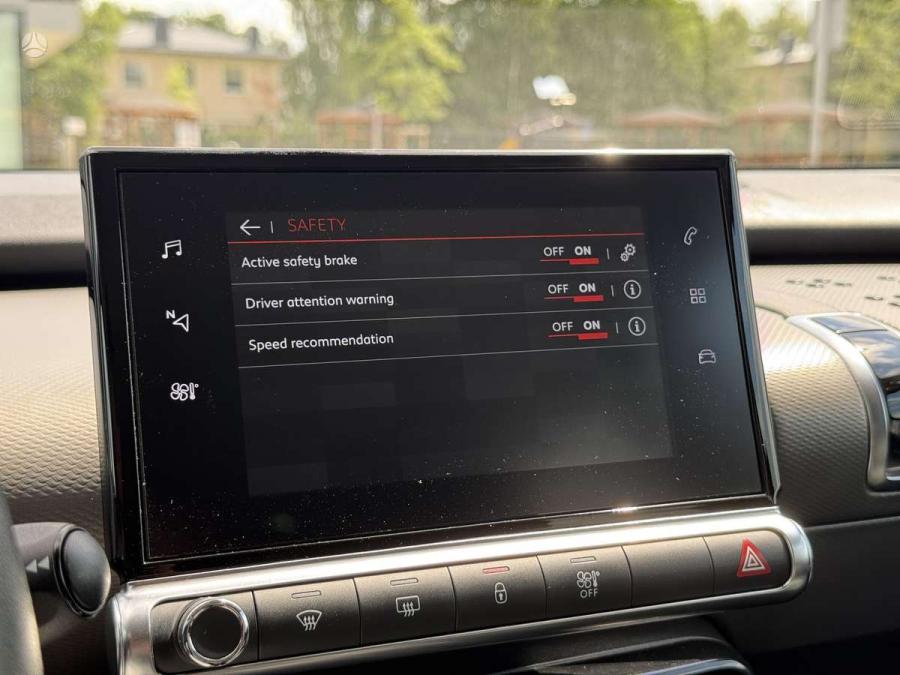 Sarkans Citroen C4 Cactus 2019 Viļņa, ar dzinēja tilpumu 1.20 L un nobraukumu 97 tūkst. km par 8500 €, foto 26 vietnē AUTOMOTO.COM.LV