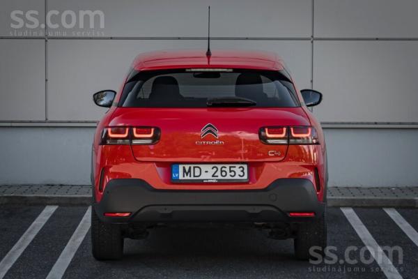 Red Citroen C4 Cactus 2019 in Riga, with an engine capacity of 1.20 L and mileage of 133 thousand km for 7990 €, photo 5 on AUTOMOTO.COM.LV