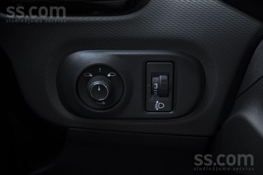 Sarkans Citroen C4 Cactus 2019 Rīga, ar dzinēja tilpumu 1.20 L un nobraukumu 133 tūkst. km par 7990 €, foto 17 vietnē AUTOMOTO.COM.LV