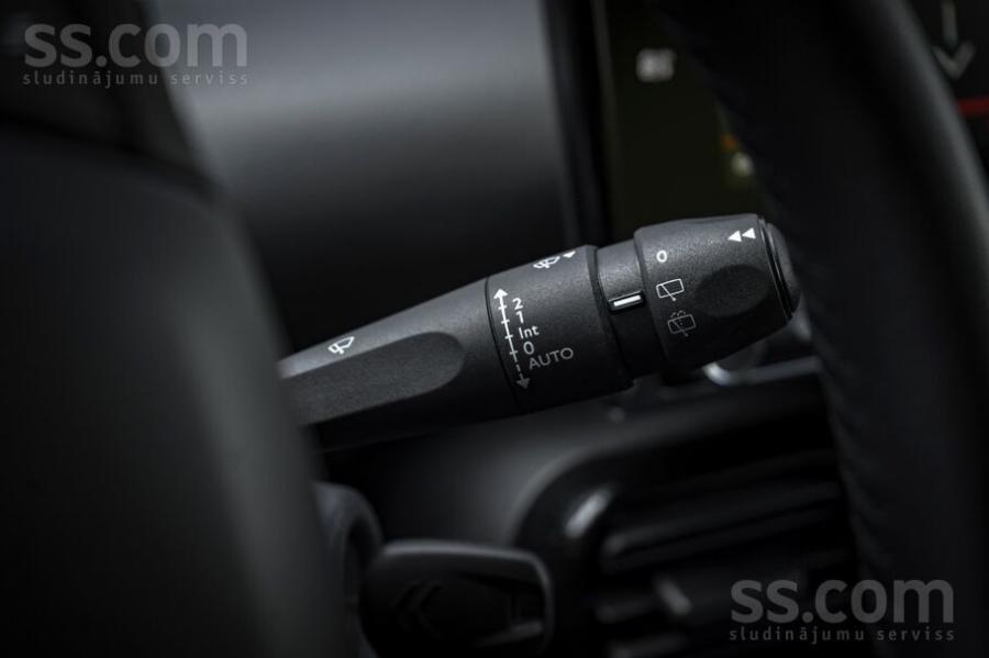 Sarkans Citroen C4 Cactus 2019 Rīga, ar dzinēja tilpumu 1.20 L un nobraukumu 133 tūkst. km par 7990 €, foto 24 vietnē AUTOMOTO.COM.LV