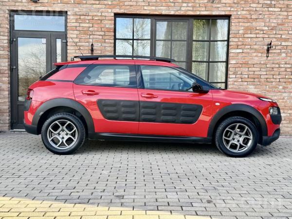 Red Citroen C4 Cactus 2014 in Jelgava, with an engine capacity of 1.20 L and mileage of 0 thousand km for 6500 €, photo 4 on AUTOMOTO.COM.LV